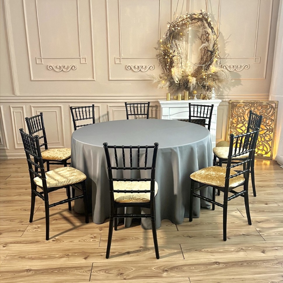 Круглый банкетный стол с черными креслами Chiavari | комплект на 8 ...